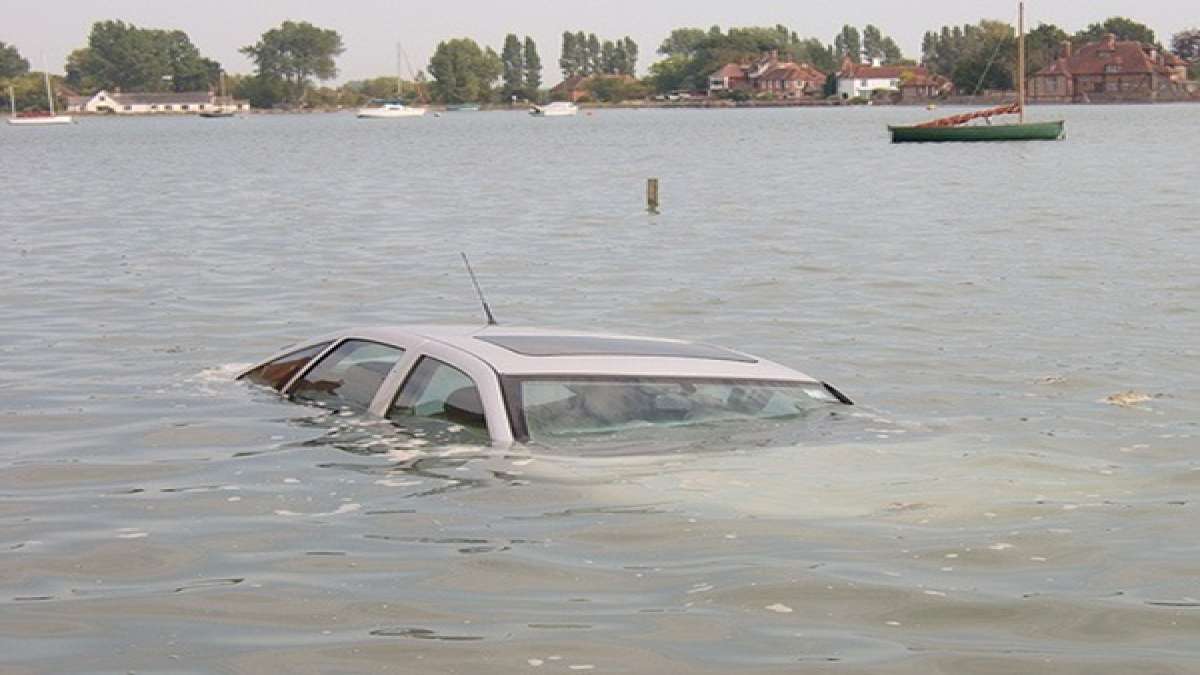 Use Your Headrest To Break A Car Window In An Emergency - Kannada ...