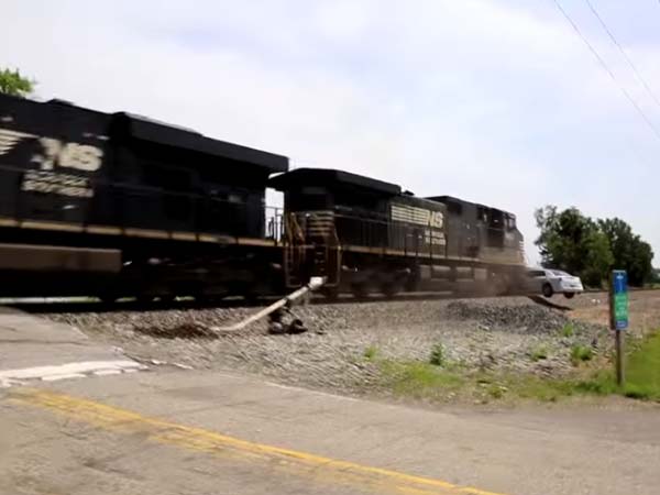 Amazing Limo vs Train Crash - Kannada DriveSpark