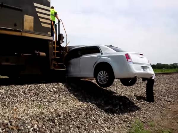 Amazing Limo vs Train Crash - Kannada DriveSpark